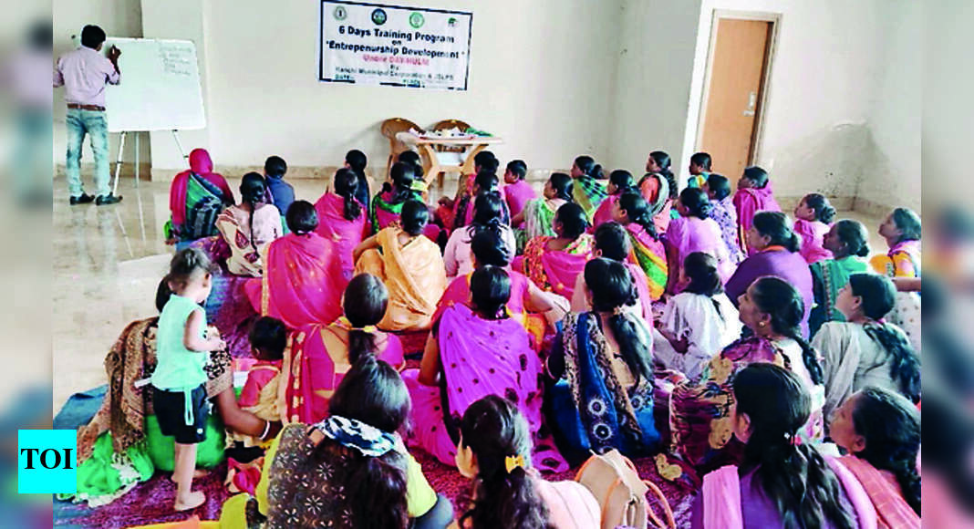 Shg Female Members Trained Under Rmc’s Devpt Initiative | Ranchi News ...