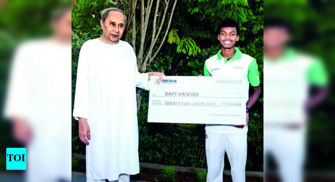 Bapi: Cm Lauds Bapi Hansda, Awards Him ₹25 Lakh | Bhubaneswar News ...