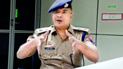 TOI press staff get pointers on road safety & traffic rules | Lucknow ...