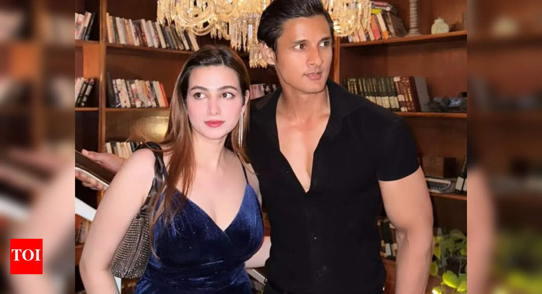 Bigg Boss Marathi 3's Jay Dudhane reacts after a netizen asks him about his relationship with ...