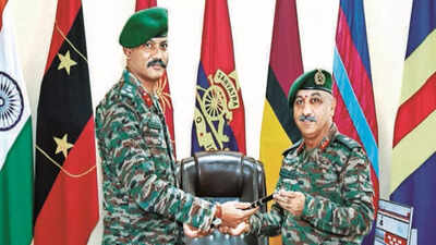 Andhra Sub Area: Maj Gen Rakesh Manocha New Goc Of T & Andhra Sub Area ...
