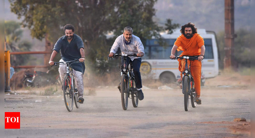 Team ‘RRR’ shares a throwback pic on account of the film ‘RRR ...