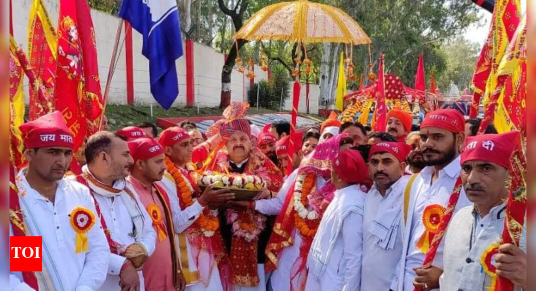 Holy Mace Yatra taken out on heritage route to Shri Vaishno Devi ...