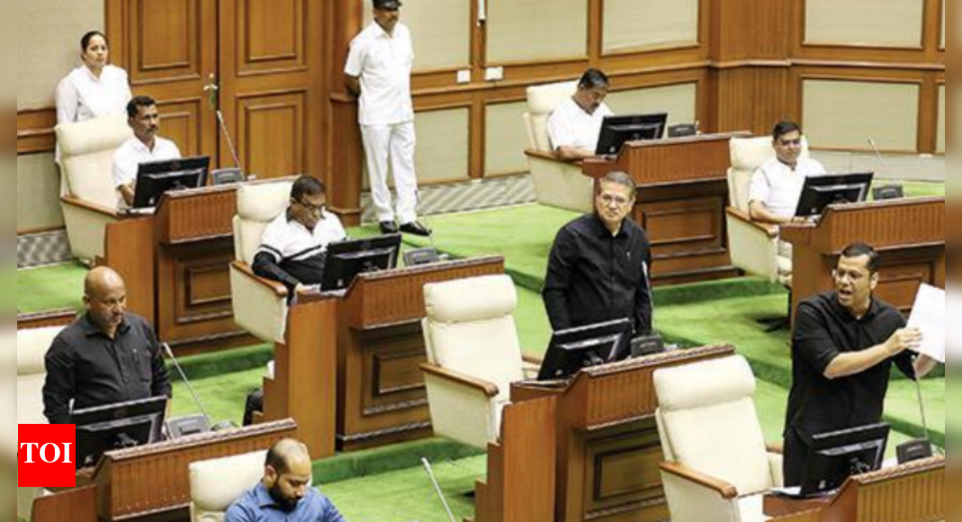 Congress MLAs protest Rahul Gandhi’s disqualification | Goa News ...