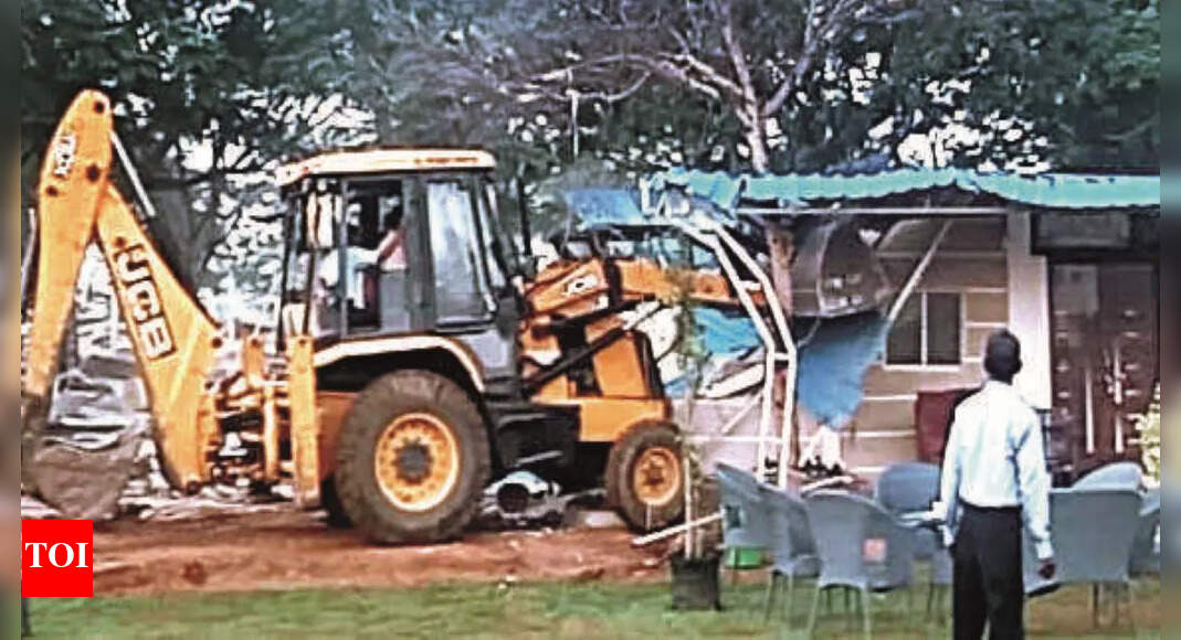 Hmda: Op Shamshabad: Squatter Units On 50 Acre Bulldozed | Hyderabad ...