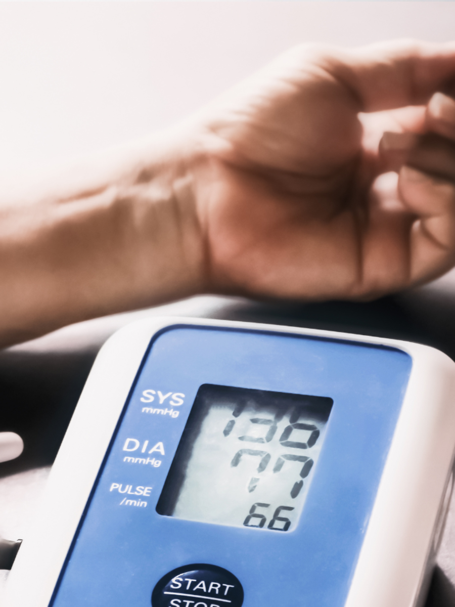 The right way to take the blood pressure reading at home | Times of India