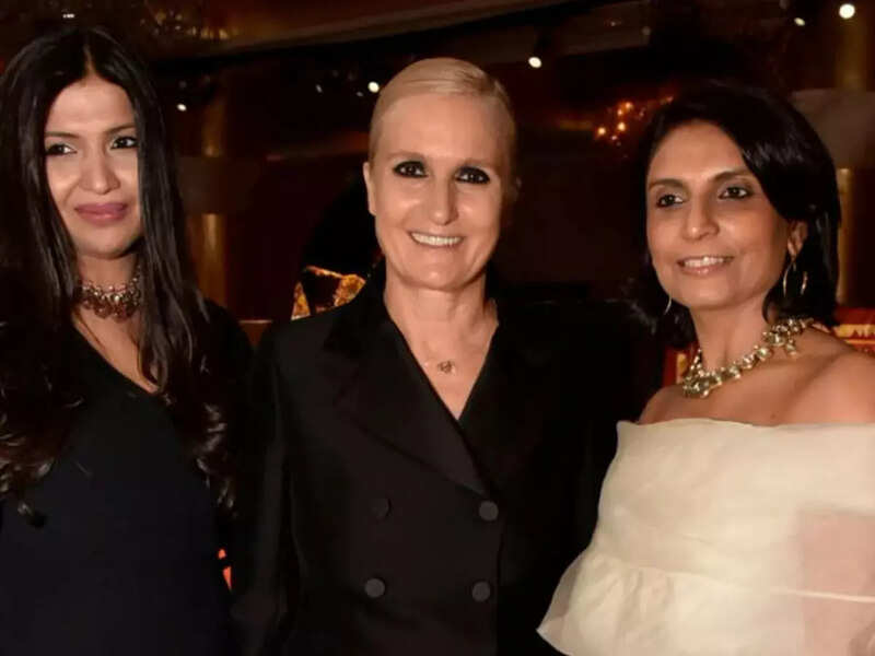 GOT star Maisie Williams, Freida Pinto and other celebrities arrive in ...