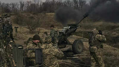 Bakhmut: Ukraine sees Russian progress in eastern frontline city of ...