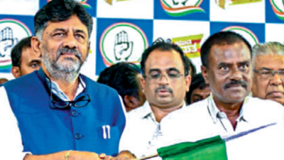 In Karnataka, former JD(S) MLA SR Srinivas joins Congress | Bengaluru ...