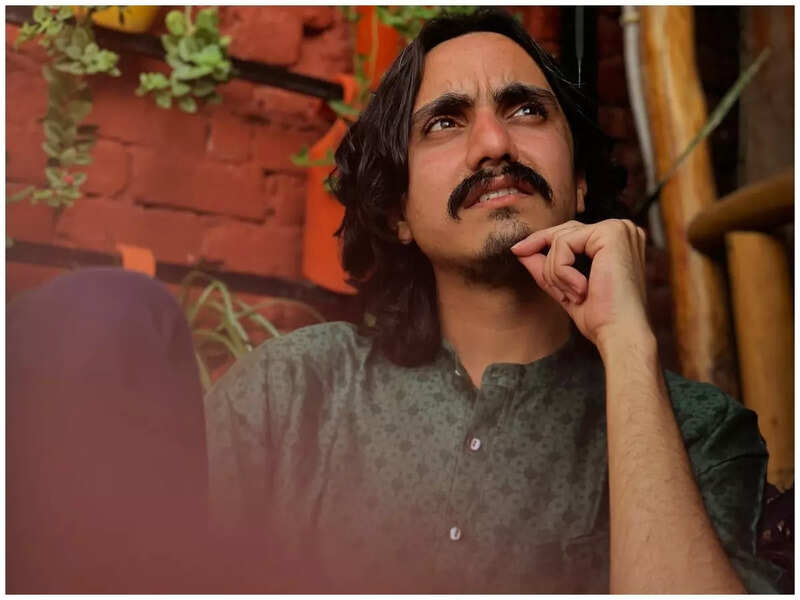 Singer Aditya Gadhvi enjoys his ‘Me time’ at Rishikesh | Gujarati Movie ...