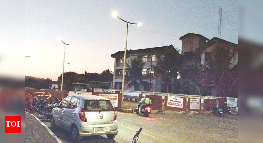 Hodar-Curchorem road shut, students caught unawares | Goa News - Times ...