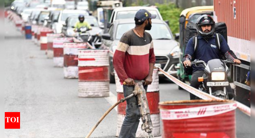 One Chirag Dilli carriageway opens after repair, another partially ...