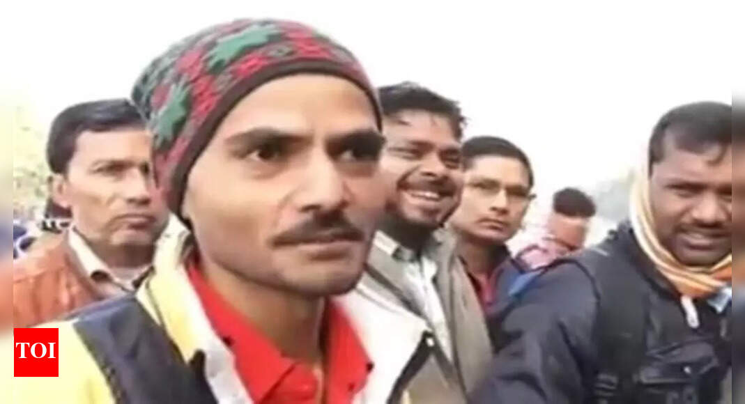 Sbi: 'SBI's technical team is having lunch': Memes surge as SBI server goes down - Times of India