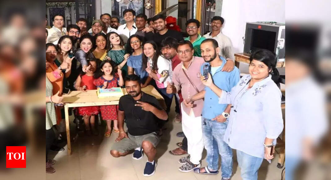 Dibyojyoti Dutta-Swastika Ghosh starrer ‘Anurager Chhowa’ completes 300 ...