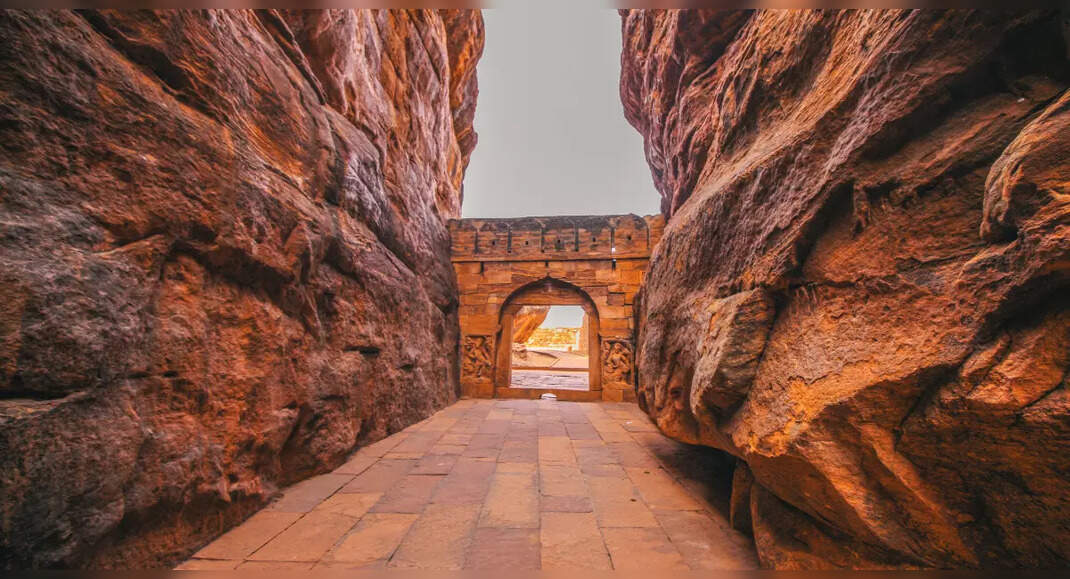 What makes Badami Caves complex in Karnataka so unique?, Karnataka ...
