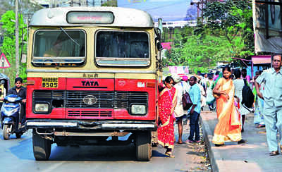 Kmt: As Kmt Scraps 29 Buses, Fleet Strength Down To 55 | Kolhapur News ...