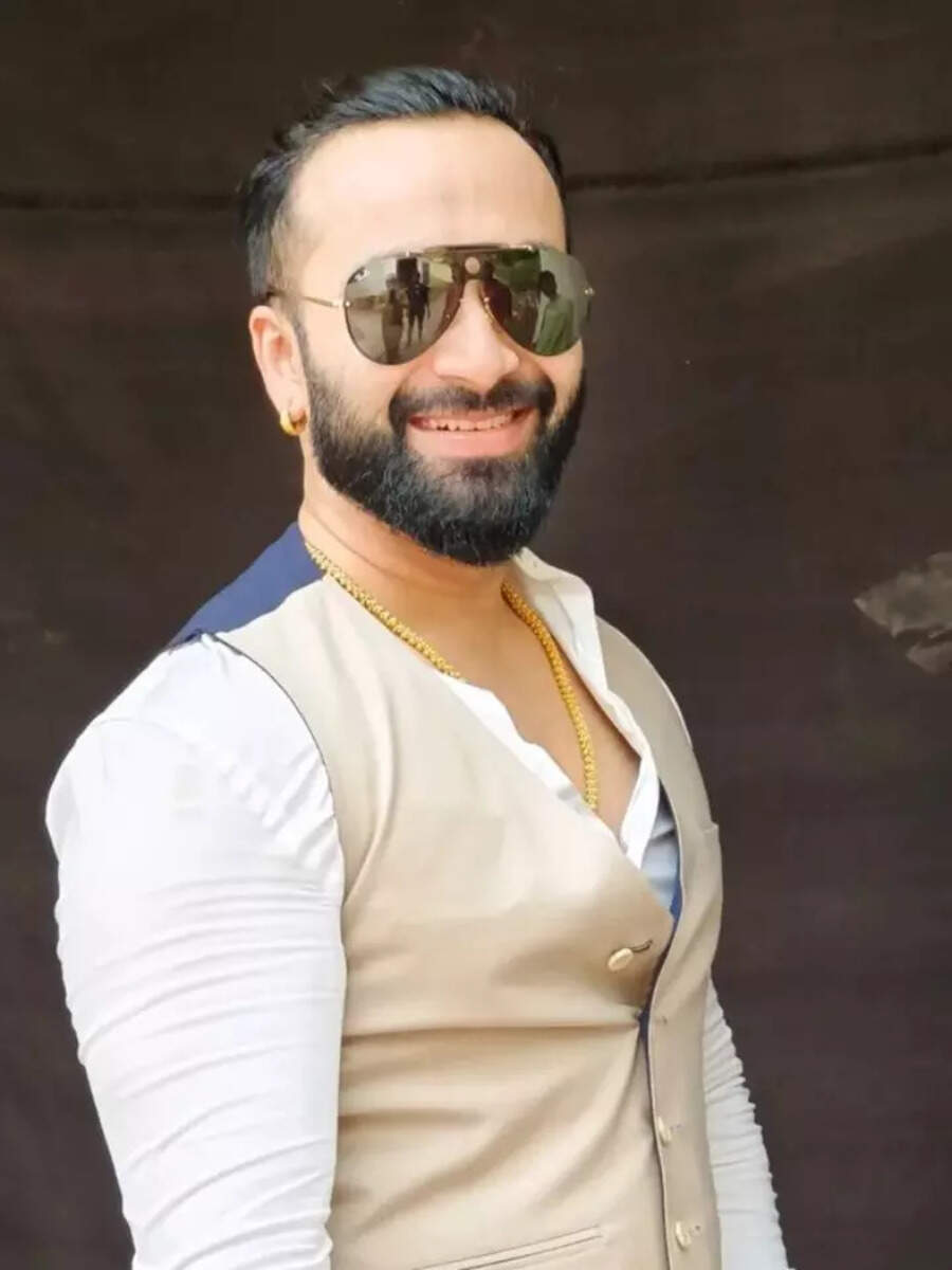 Dapper looks of Trinayani actor Chandu Gowda | Times of India