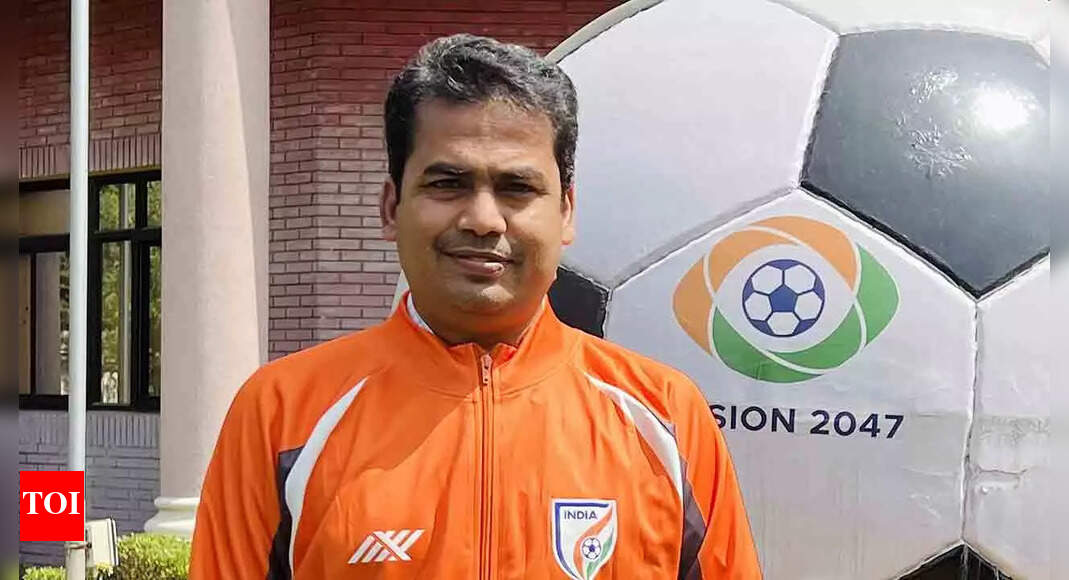 New India TD Pasha hopes to bring changes | Football News - Times of India