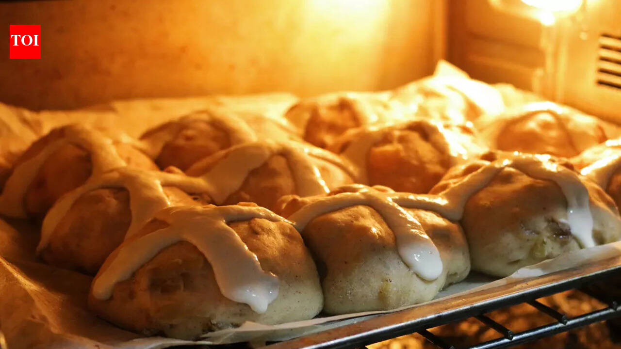 Good Friday 2023: History of Hot Cross Bun and why do we eat it on Good ...