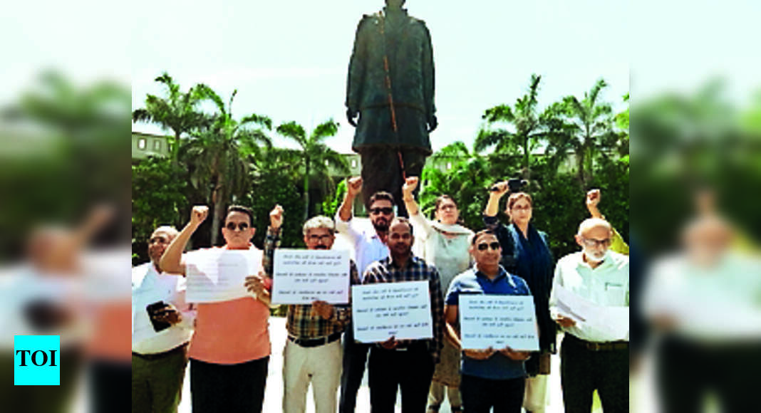 Rmlnlu: Rmlnlu Staff Seek Promotion | Lucknow News - Times of India