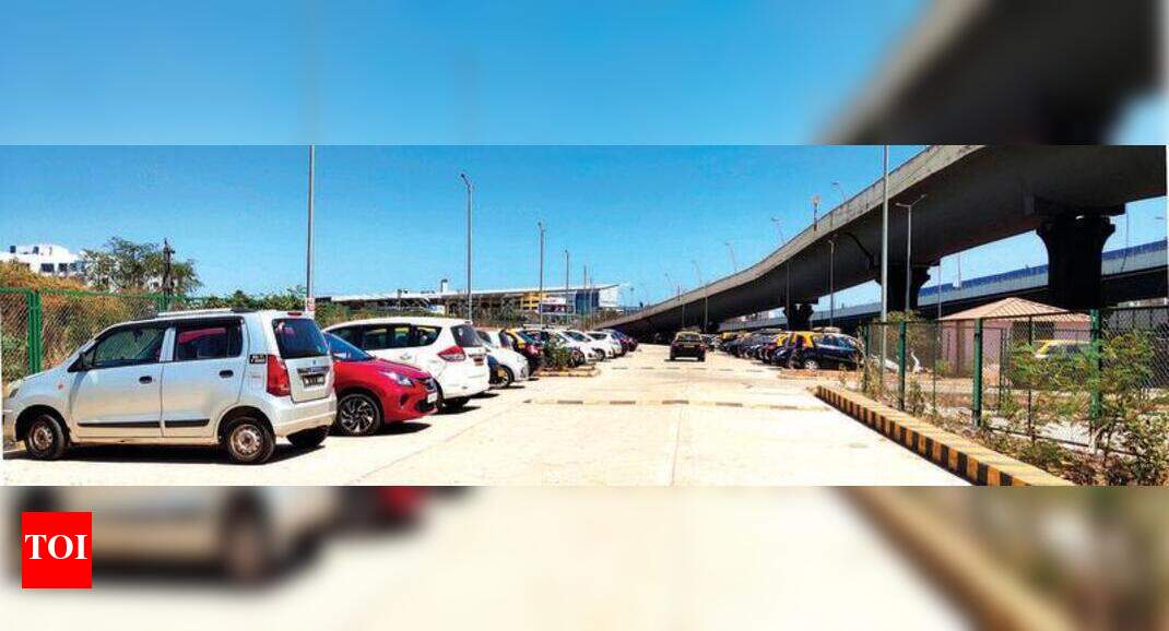 Cabbies occupy yet-to-be commissioned parking lot at Dabolim airport ...
