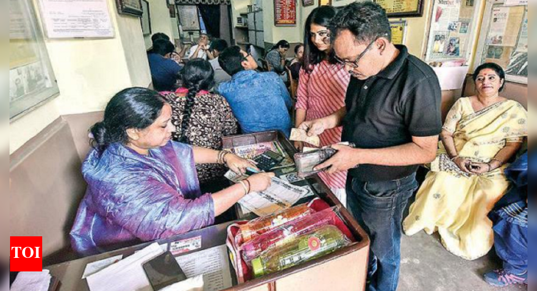 In e-pay times, cash flexes muscles at Kolkata's iconic eateries ...