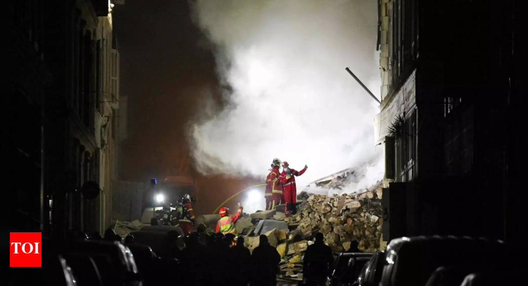 Marseille: Marseille building collapse injures five, fire hampers ...