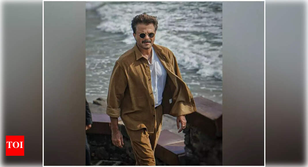 Anil Kapoor switches 'Fighter mode on', Neetu Kapoor to Bhumi Pednekar ...