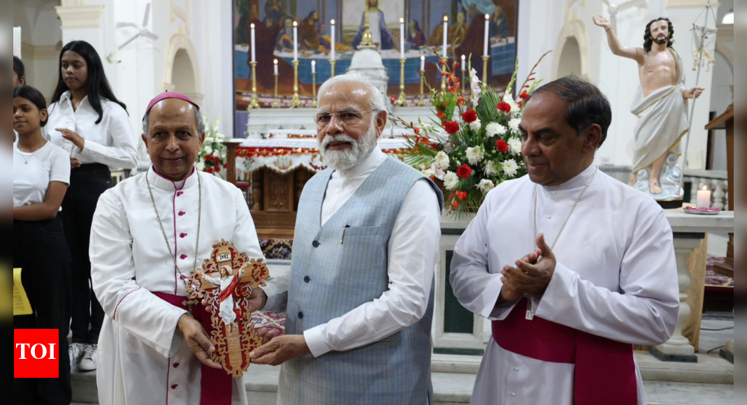 PM Narendra Modi visits Delhi church on Easter | Delhi News - Times of ...