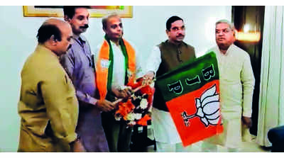 Chabbi Jumps Ship, Joins Bjp In Delhi | Hubballi News - Times of India