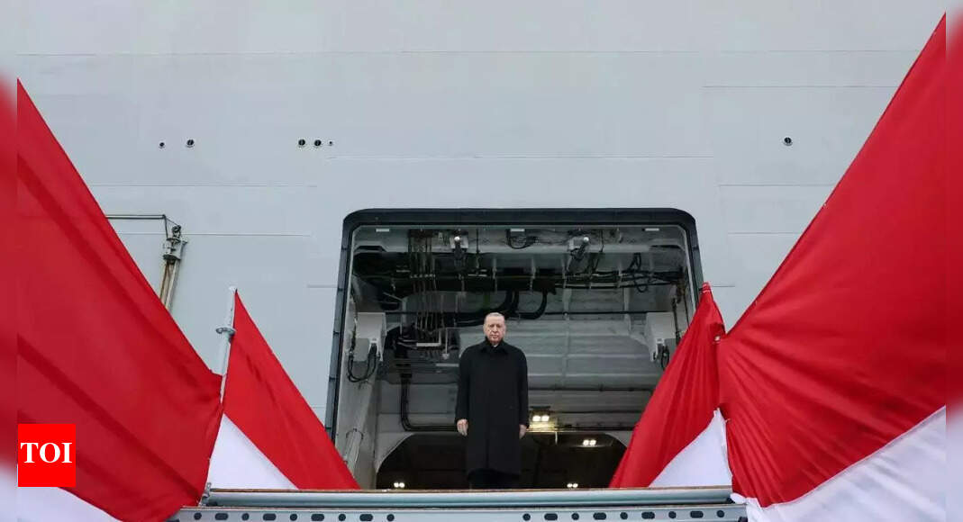 Turkey Launches First Amphibious Assault Ship: Turkey launches its ...