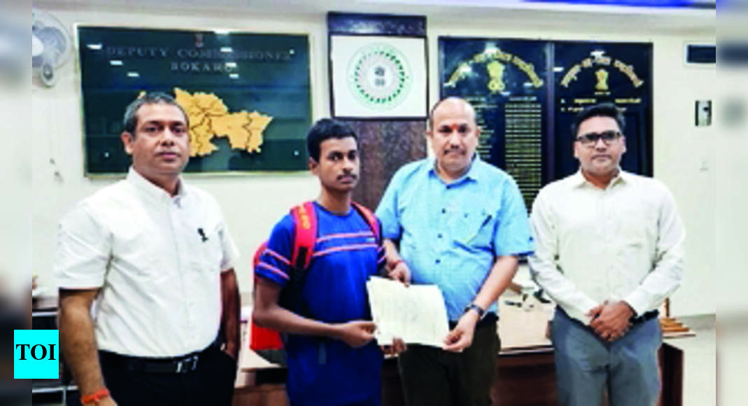 Cm Helps Student Join Coaching Institute | Ranchi News - Times of India