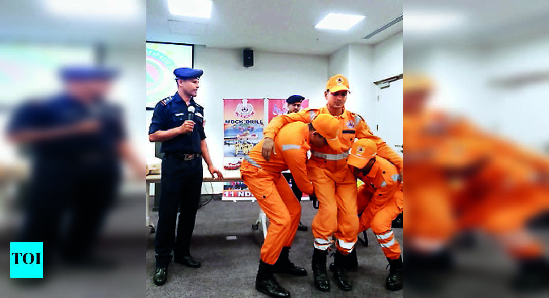 Ndrf: Ndrf Personnel Drill Demonstrates Disaster Relief Work | Varanasi ...