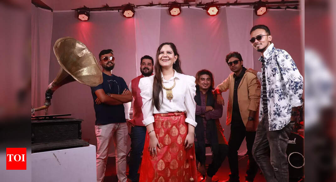 Sayani Palit’s latest release 'Hamari Atariya Pe' is a tribute to Begum ...