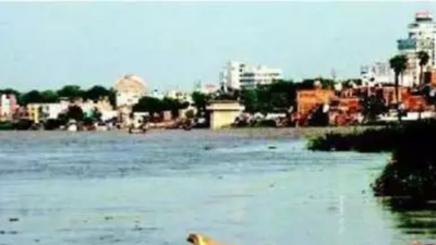 Scientists find hazardous chemicals in Ganga between Varanasi and Bihar ...