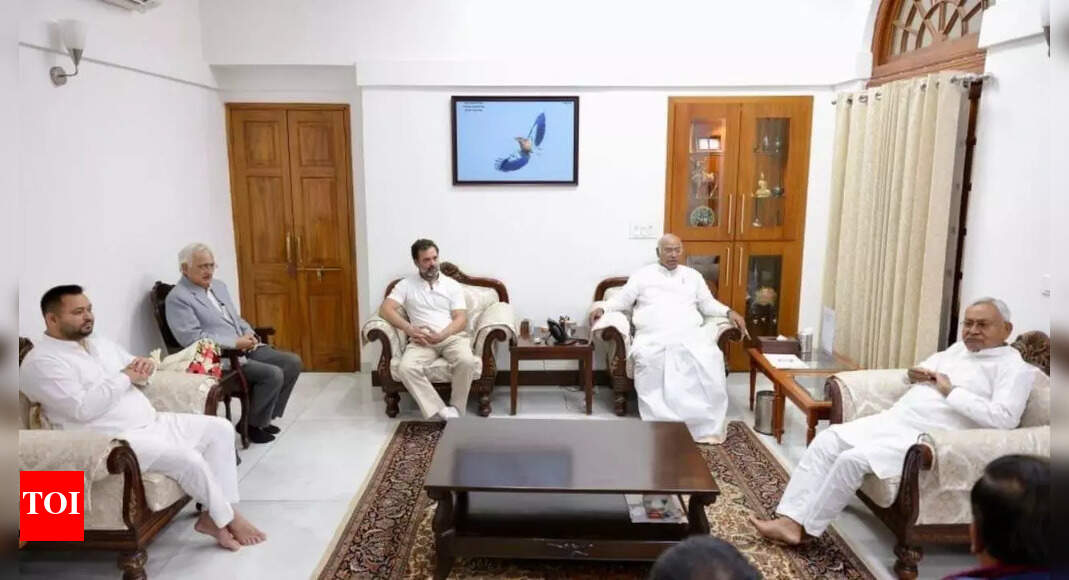 Nitish Kumar meets Rahul Gandhi, Congress chief Mallikarjun Kharge in Delhi | Patna News - Times ...