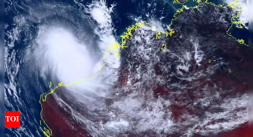 Cyclone: Australia's northwest braces for strongest cyclone in a decade ...