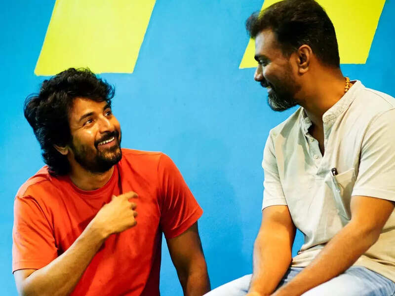 Sivakarthikeyan meets Rajkumar Periyasamy in Mumbai as the 'SK 21' duo ...