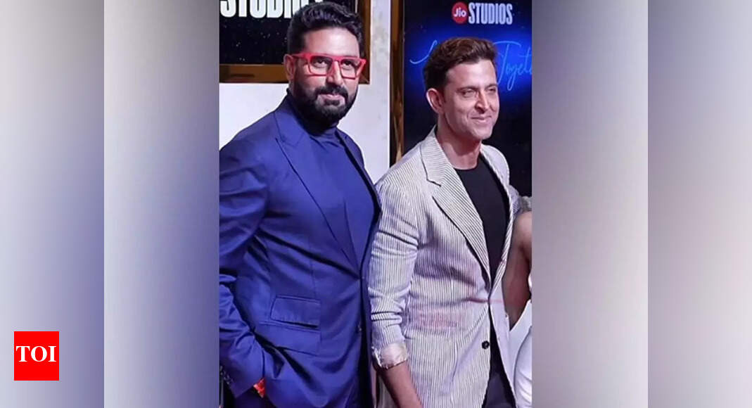 Hrithik Roshan and Abhishek Bachchan pose together at Mumbai event ...