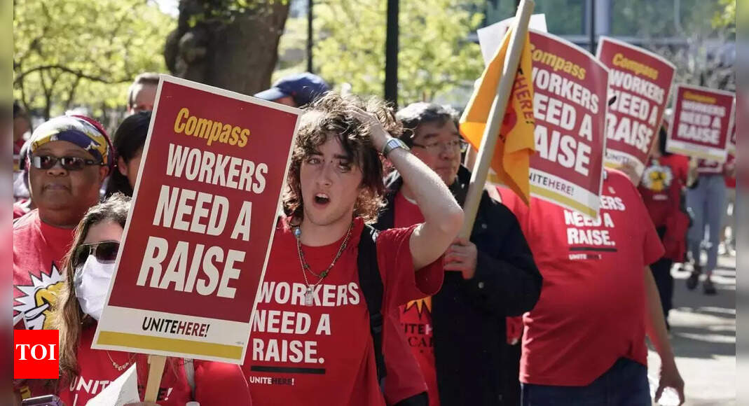 Anti-Poverty Strike World Bank: Workers at anti-poverty World Bank ...