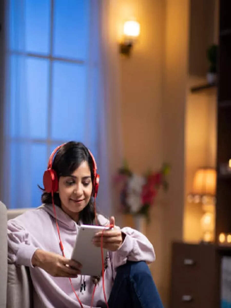 8 health benefits of sitting on the floor | Times Now