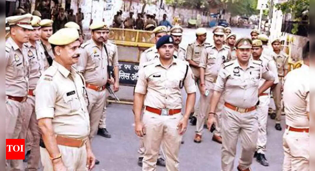3,000 police response vans stationed in sensitive districts in UP: DGP ...