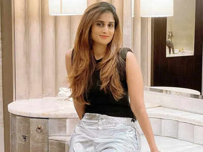 Shamlee showcases her hidden talent; pics go viral | Tamil Movie News ...