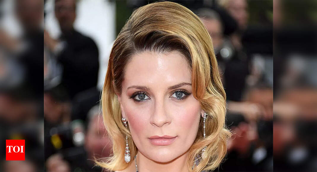 Mischa Barton to star in 'Neighbours' new season - Times of India