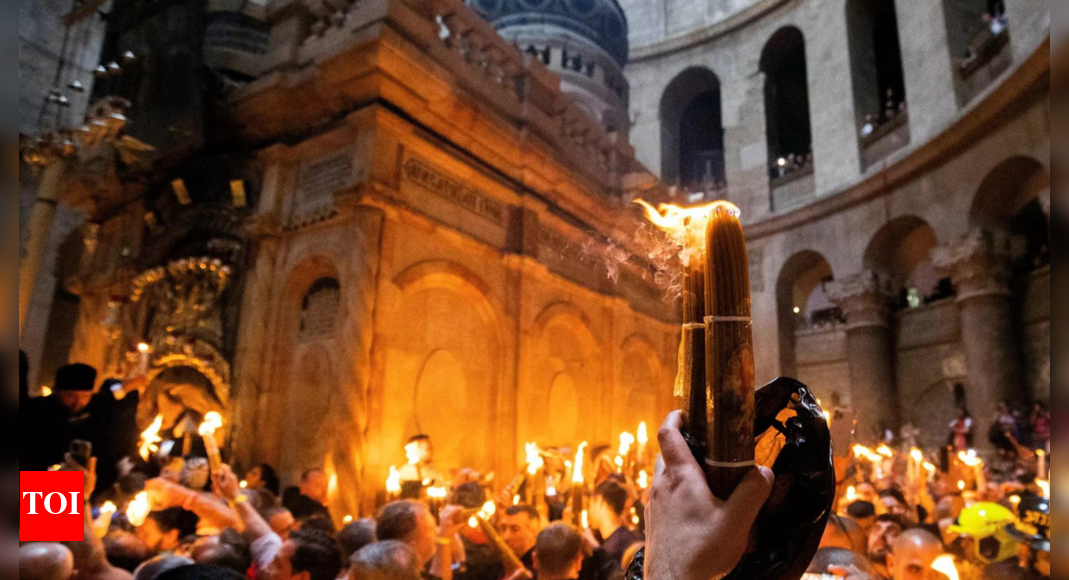 Jerusalem: Thousands in Jerusalem for Orthodox Easter 'Holy Fire' rite ...