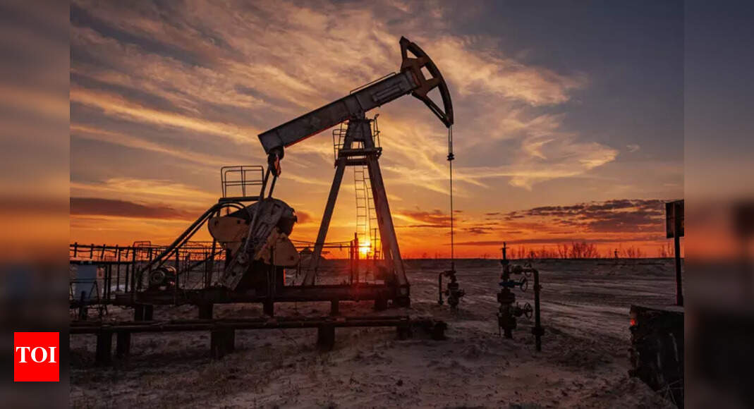 Oil falls amid demand concerns and strengthening dollar - Times of India