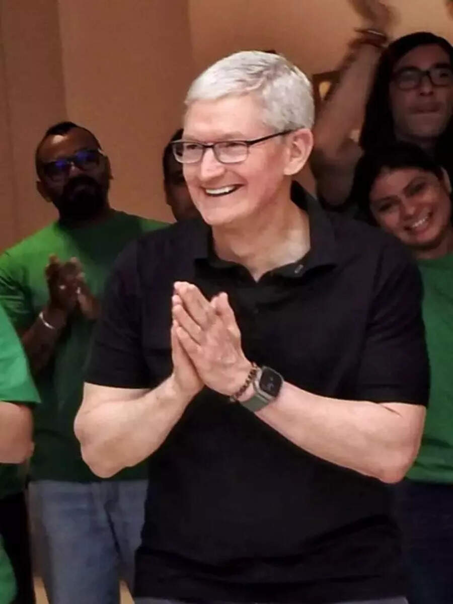 In pictures: Apple’s first store in New Delhi | Times of India