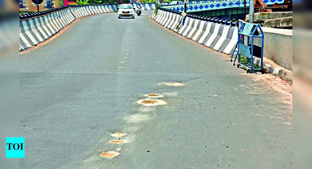 Chingrighata: ‘subsidence’ On Flyover Approach | Kolkata News - Times ...