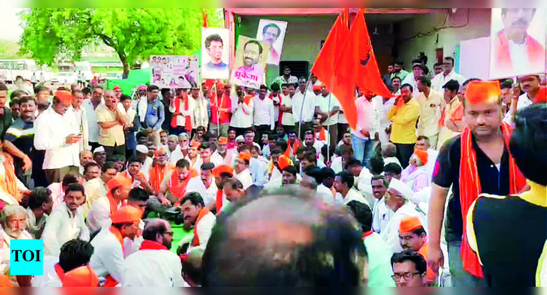 Deshmukh: Mla Deshmukh, Supporters Detained At Dist Border | Nagpur News - Times of India