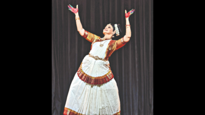 Paying Homage To Ravi Varma’s Poems Through Mohiniyattam ...